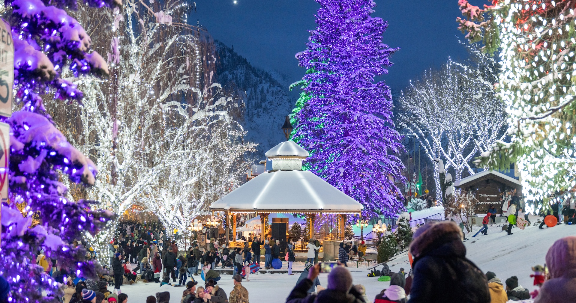 A Family Christmas Across America: The Best U.S. Winter Holidays for ...